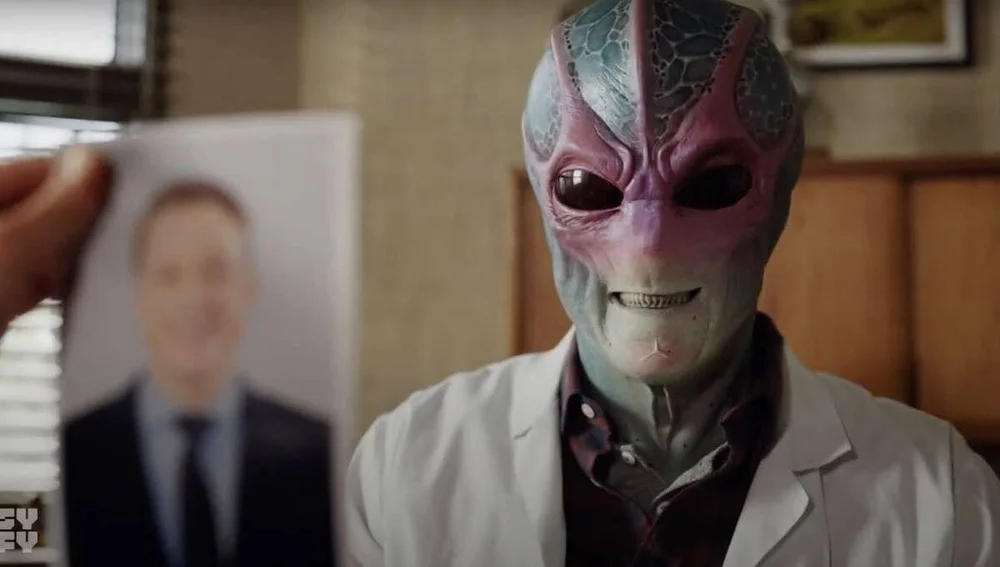 Syfy Renews Alan Tudyk's Comedy Series RESIDENT ALIEN for Season 2 ...