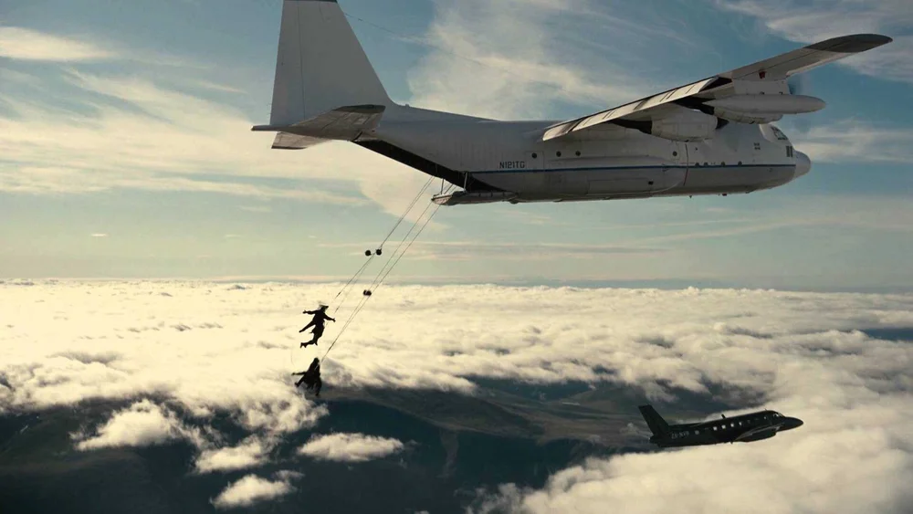 Matt Reeves and Simon Kinberg Team Up For an Airplane Heist Film LIFT ...