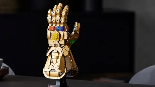 LEGO Reveals Its 590-Piece Infinity Gauntlet Set From Marvel's AVENGERS ...