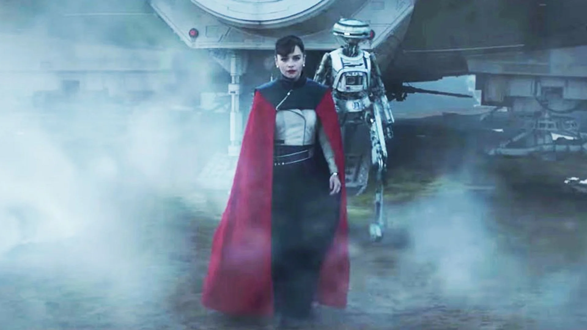 Emilia Clarke Addresses Possibility of Return as Qi'ra in Another STAR WARS Project — GeekTyrant