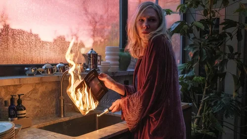 Teaser Trailer For Cate Blanchett and Alfonso Cuarón's Psychological ...