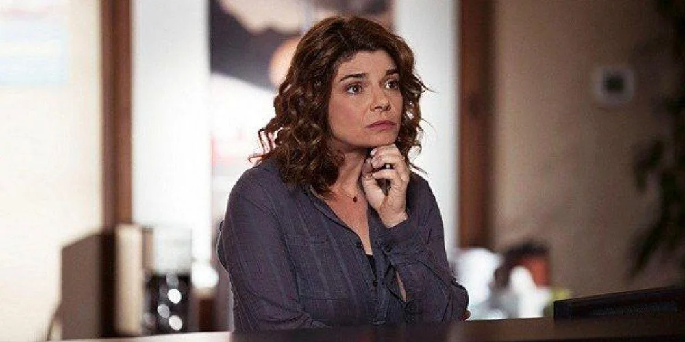 Laura San Giacomo Has Joined the Cast of the Sequel Series THE SANTA ...