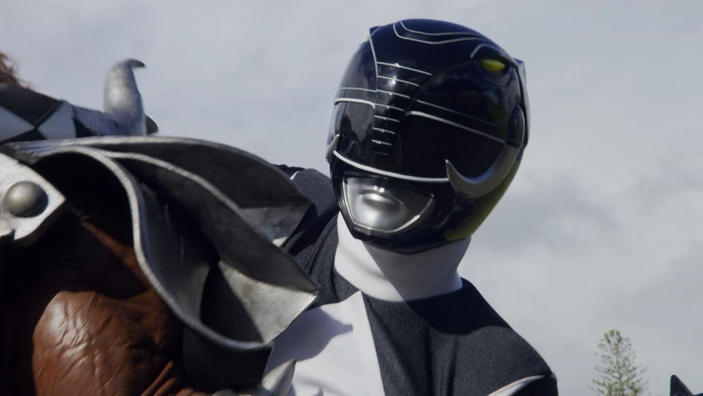 POWER RANGERS Star Walter Emanuel Jones on Playing The Black Ranger ...