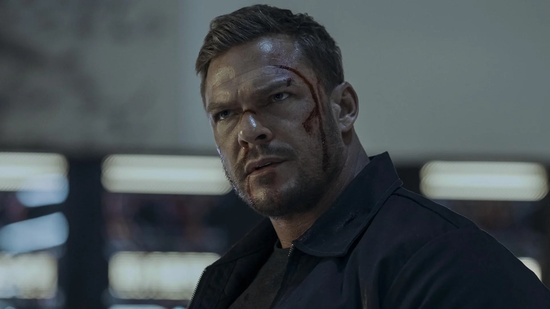 REACHER Star Alan Ritchson Teases a "New World" For Season 3 — GeekTyrant
