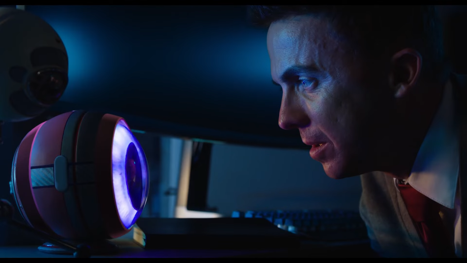 Frankie Muniz Stars in Trailer For Sci-Fi Thriller RENNER as An A.I ...