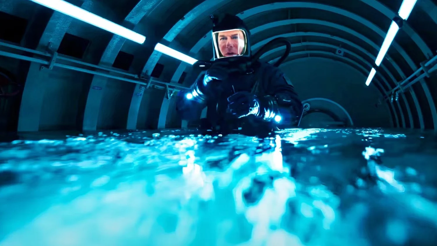 Tom Cruise Looks Nervous Prepping For a Stunt in BTS Video For MISSION: IMPOSSIBLE - THE FINAL ...