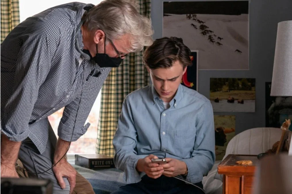 First Look Photos From Netflix's Adaptation of Stephen King's MR ...