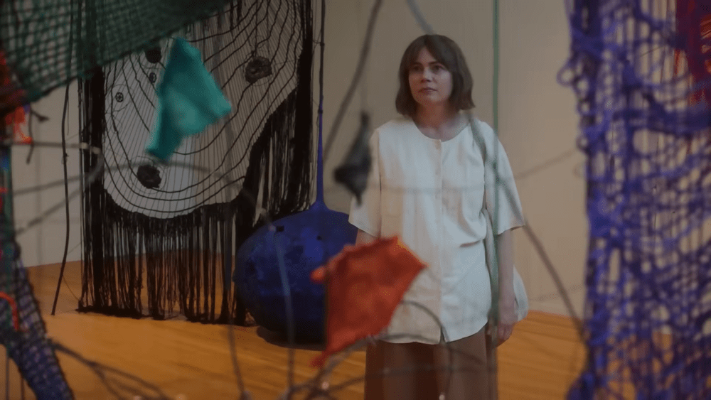 New Trailer and Poster for Lighthearted Art Dramedy SHOWING UP Starring ...