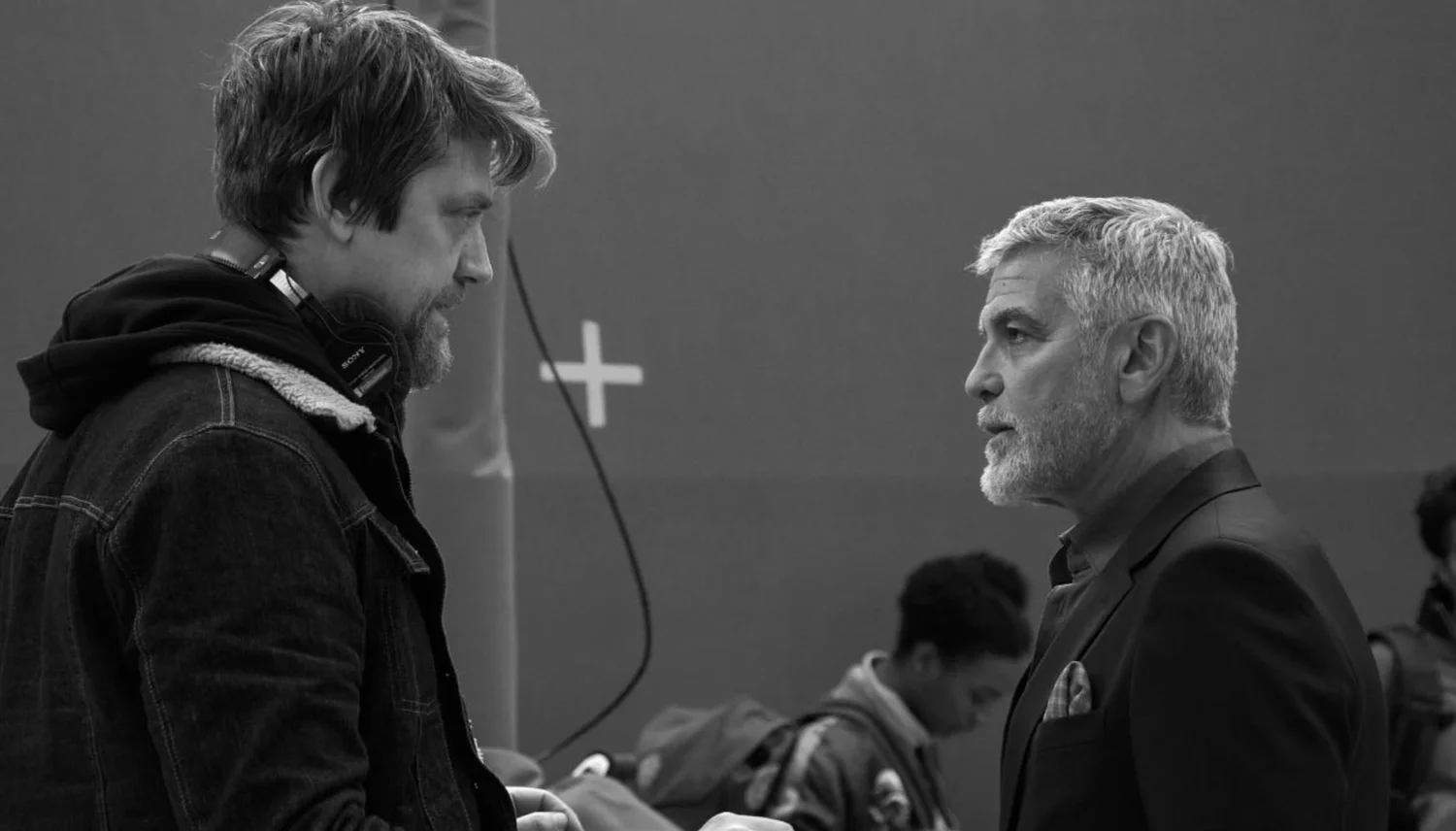 THE FLASH Behind-The-Scenes Photo Features George Clooney's Return as ...