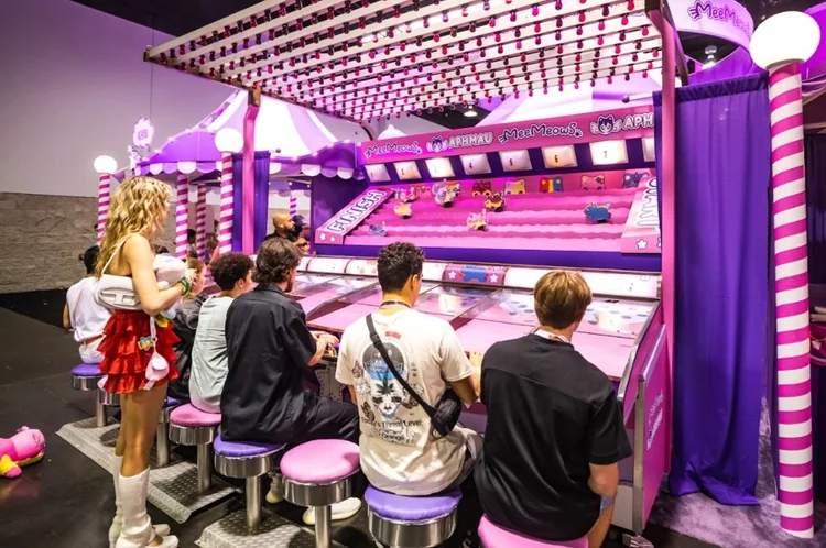 Photos: VidCon 2024 Highlights, Booths, Merch and More — GeekTyrant