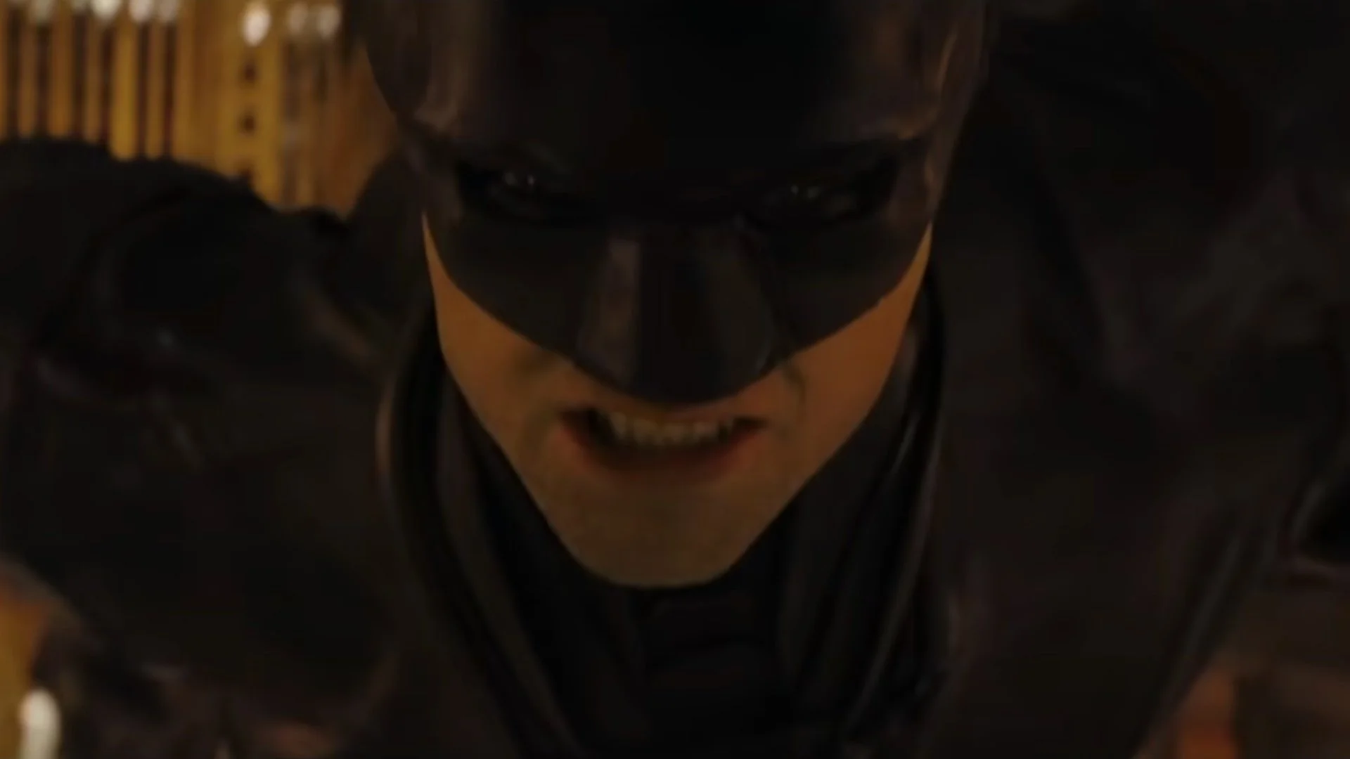 THE BATMAN Director Breaks Down The Scene Where Batman Takes Flight in ...