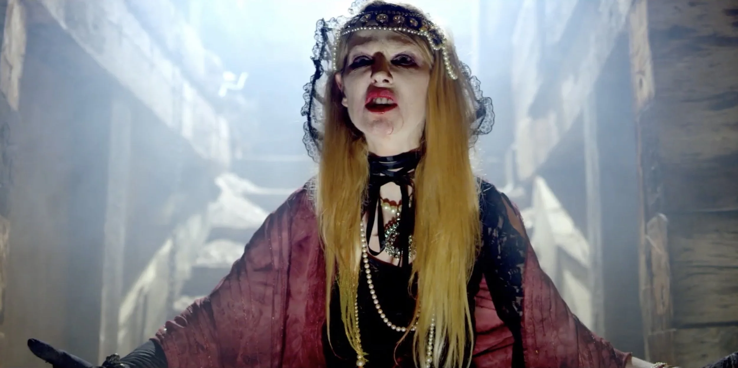 MAD MAX Meets FROM DUSK TILL DAWN in Trailer for BLOODTHIRST Starring ...