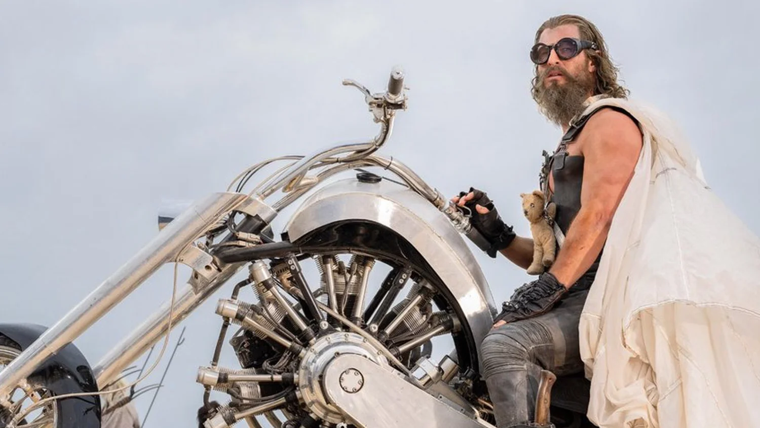 Chris Hemsworth Shares FURIOSA Set Photo Featuring Himself as Warlord Dementus — GeekTyrant
