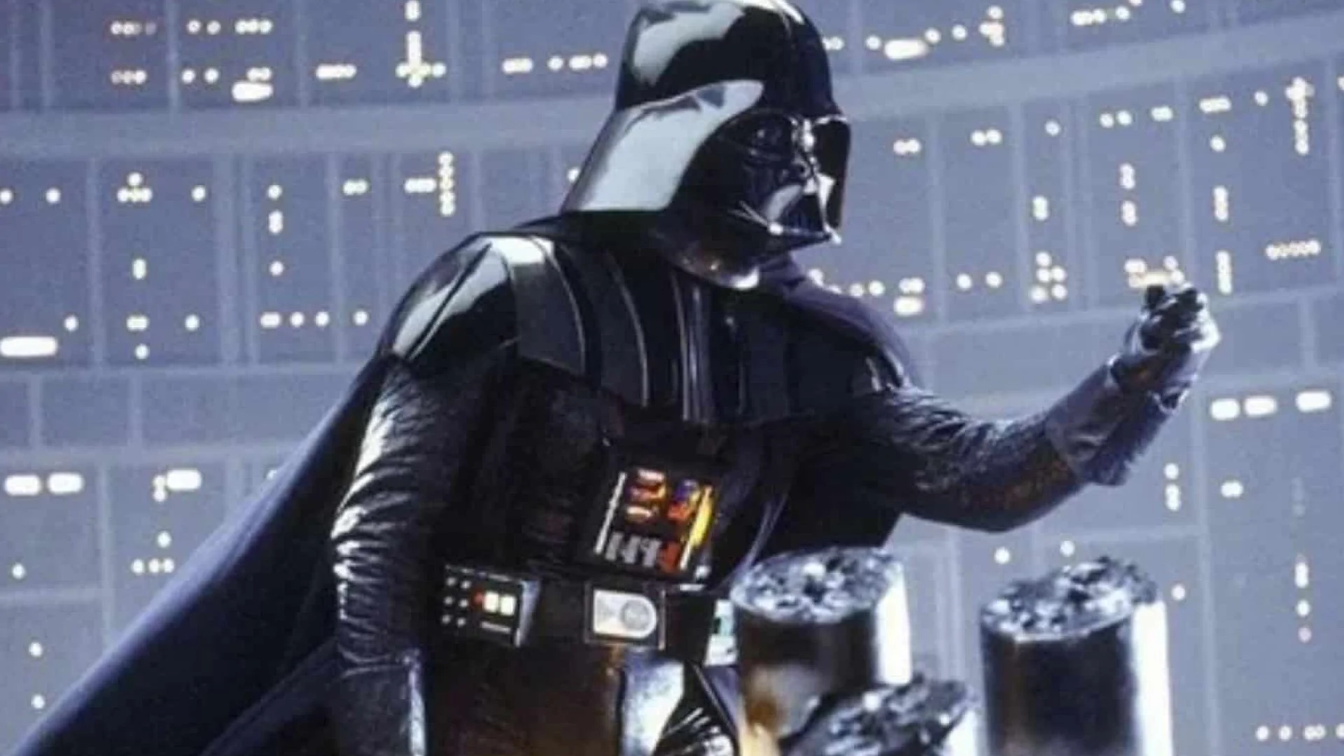 Darth Vader Actor David Prowse Spoiled the Big STAR WARS Plot Twist Two ...