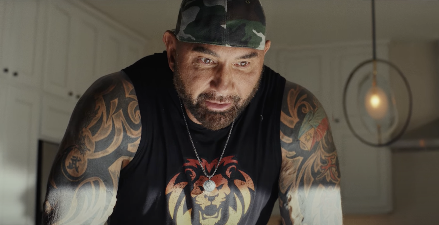 Rian Johnson Shares First Fun Clip For GLASS ONION: A KNIVES OUT MYSTERY — GeekTyrant