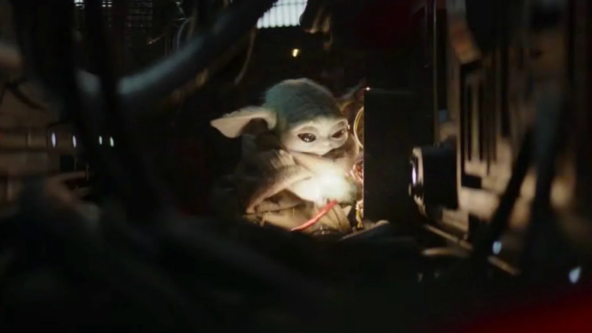 Grogu Accidentally Blows Up Himself and The Mandalorian in Fan Made ...