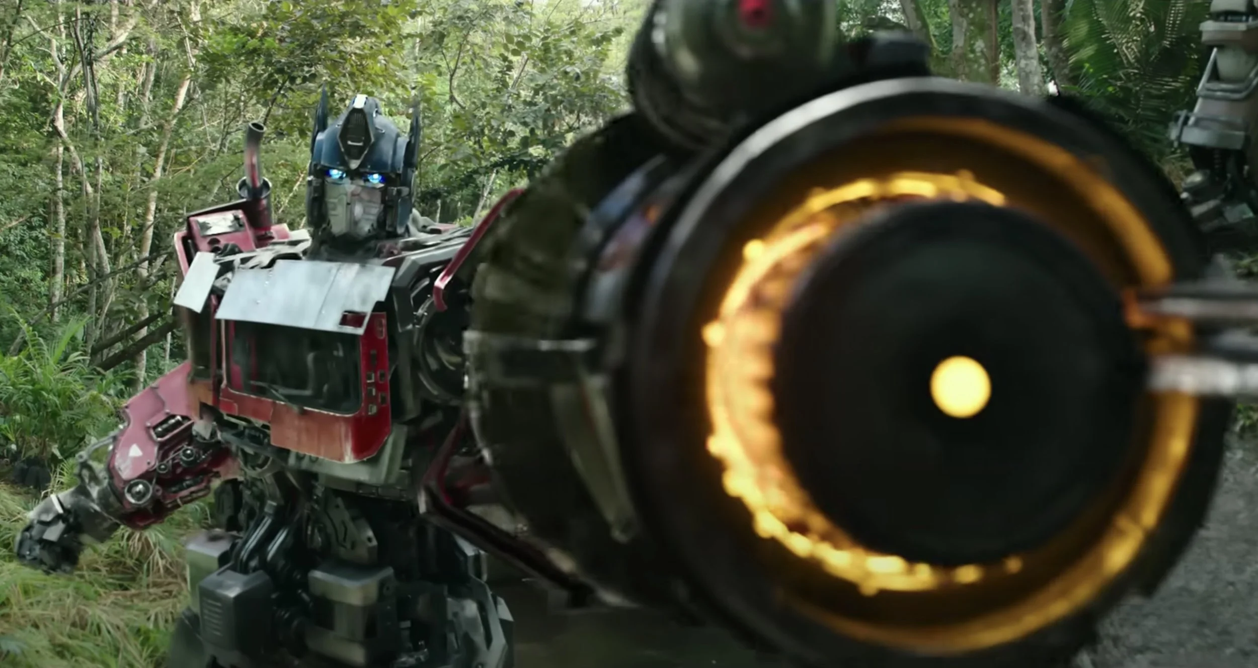 Optimus Prime Meets Optimus Primal in Clip From TRANSFORMERS: RISE OF ...