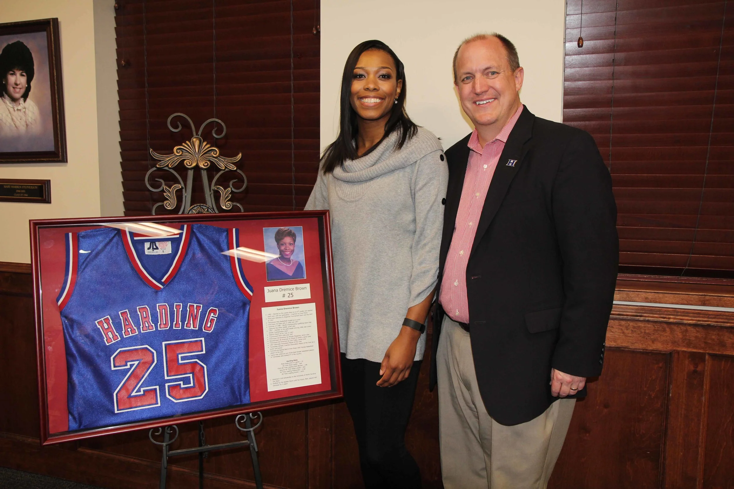 Harding retires Juana Brown's #25 jersey
