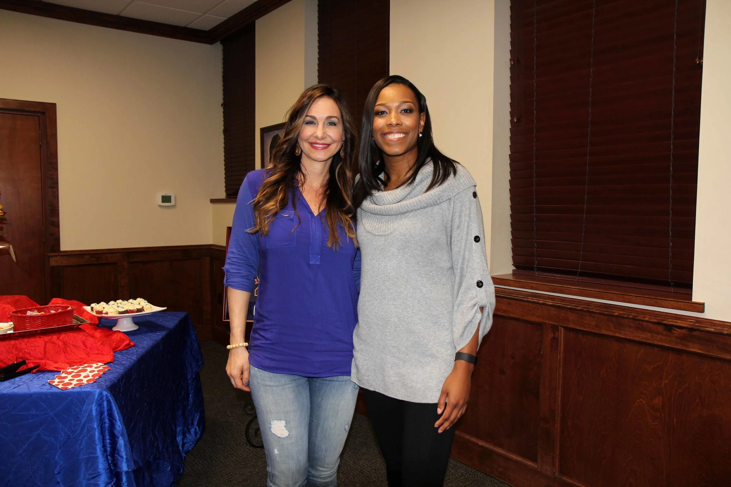 Harding retires Juana Brown's #25 jersey