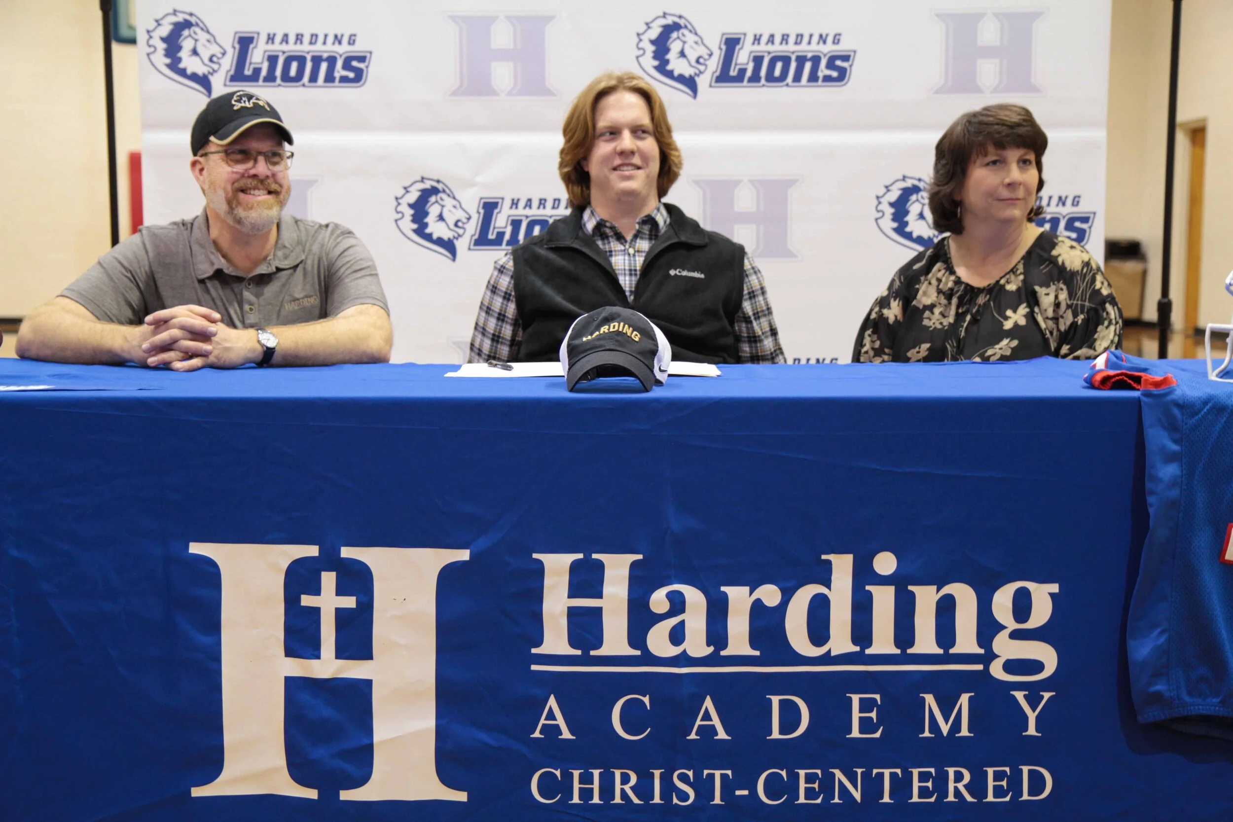 Jonathan Underwood Signs With Harding University