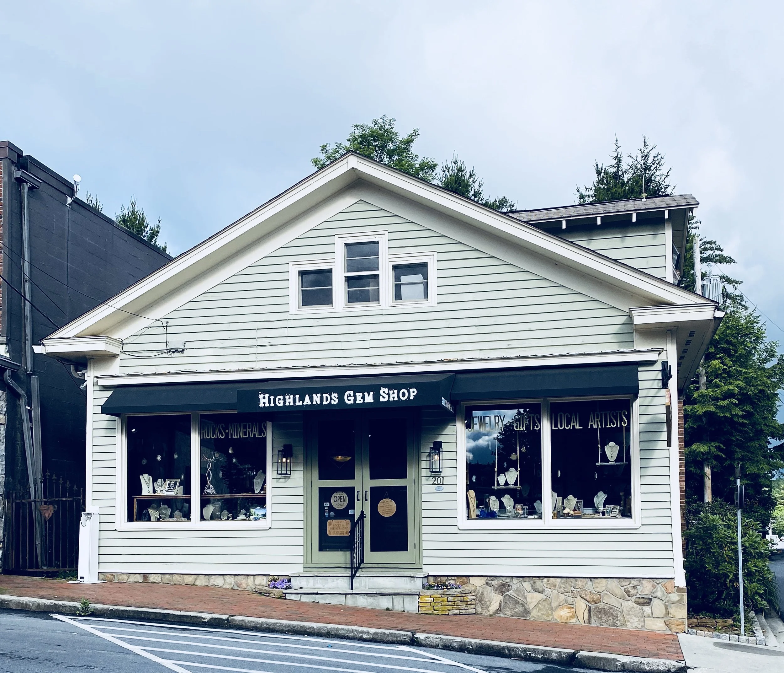 The Highlands Gem Shop