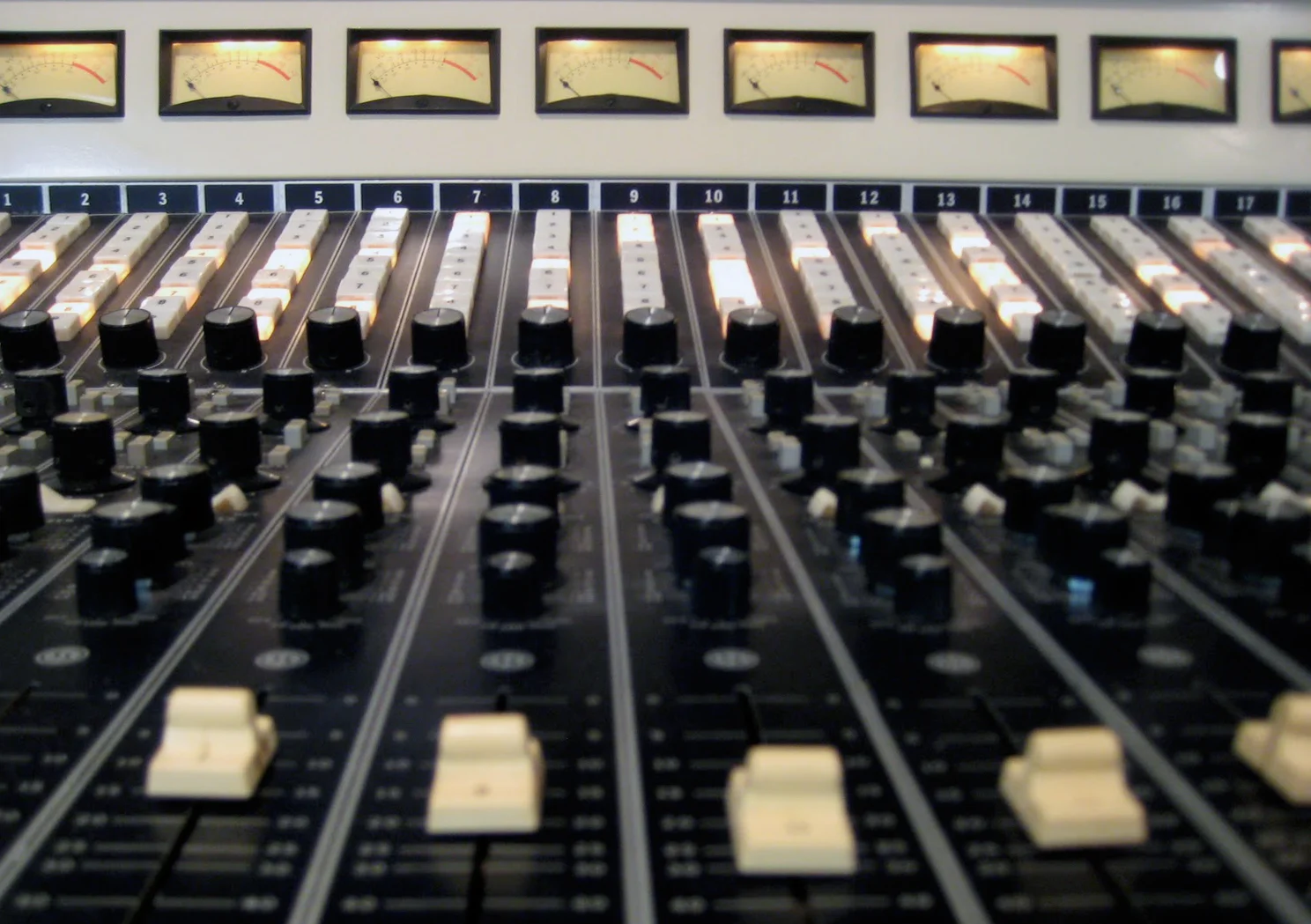 How Stax Records Set an Example for America — THE BITTER SOUTHERNER