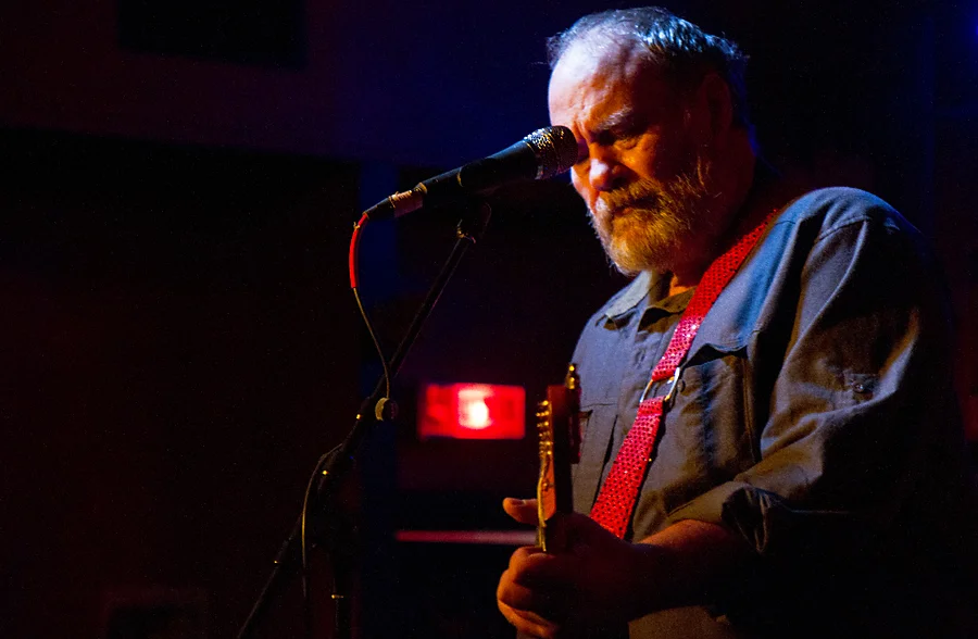 Jon Dee Graham: Man of Few Words — THE BITTER SOUTHERNER