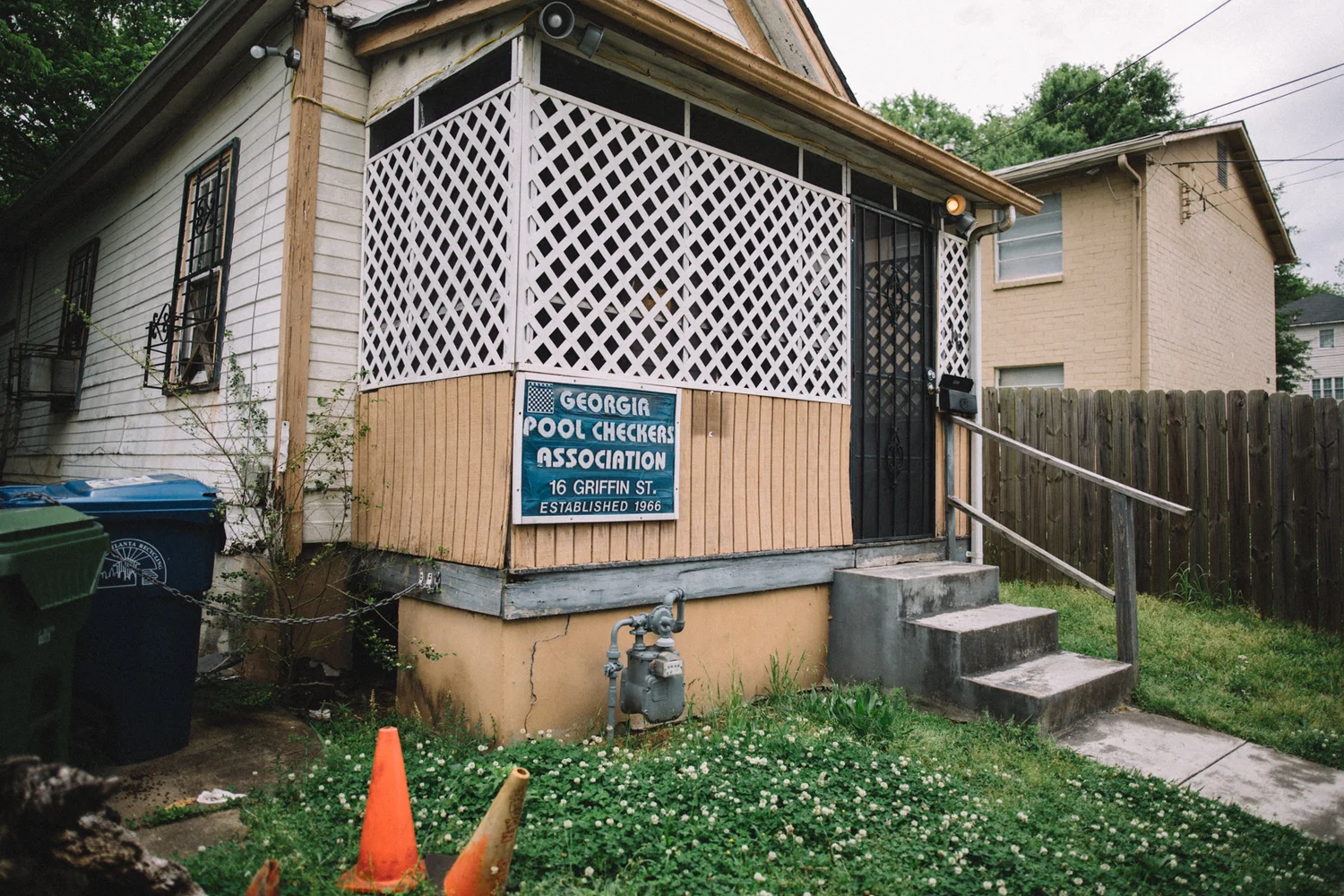 Unsung Southern Champions: Pool Checkers — THE BITTER SOUTHERNER