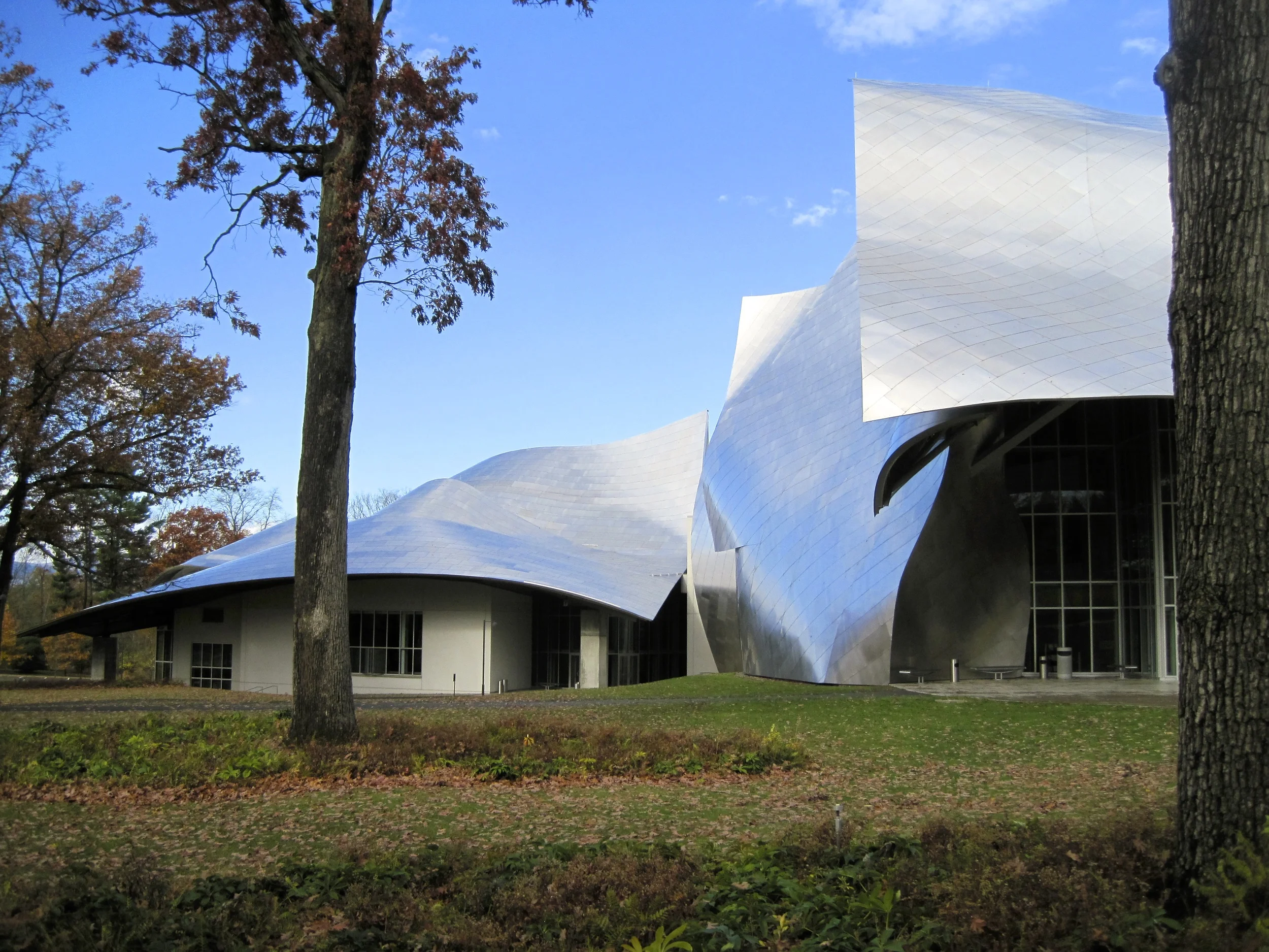 Fall on The Hudson River: An Architectural Surprise — Appitecture