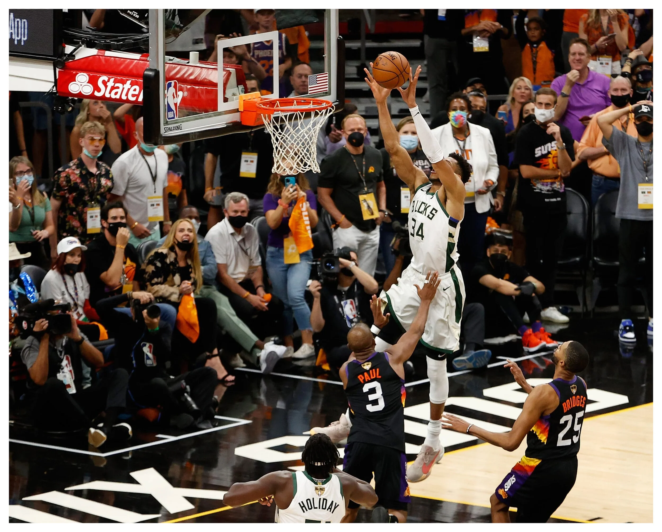 Bleachers Sports Music & Framing — Giannis Antetokounmpo Signed 2021 ...