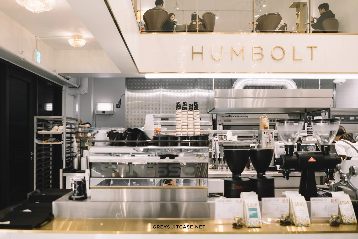Humbolt • 훔볼트 — Greysuitcase