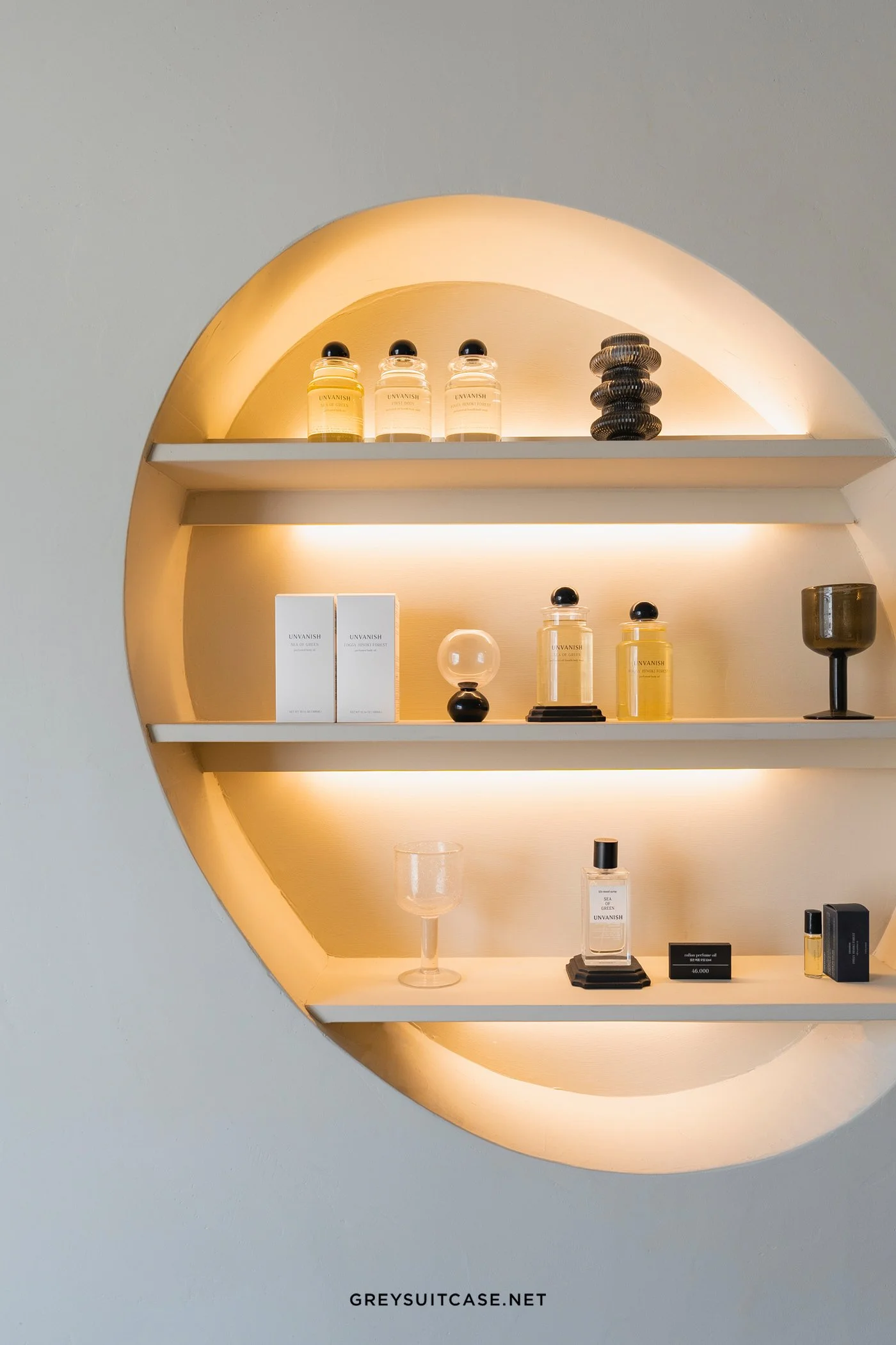 Unvanish Hannam • 언베니쉬 한남 — Greysuitcase