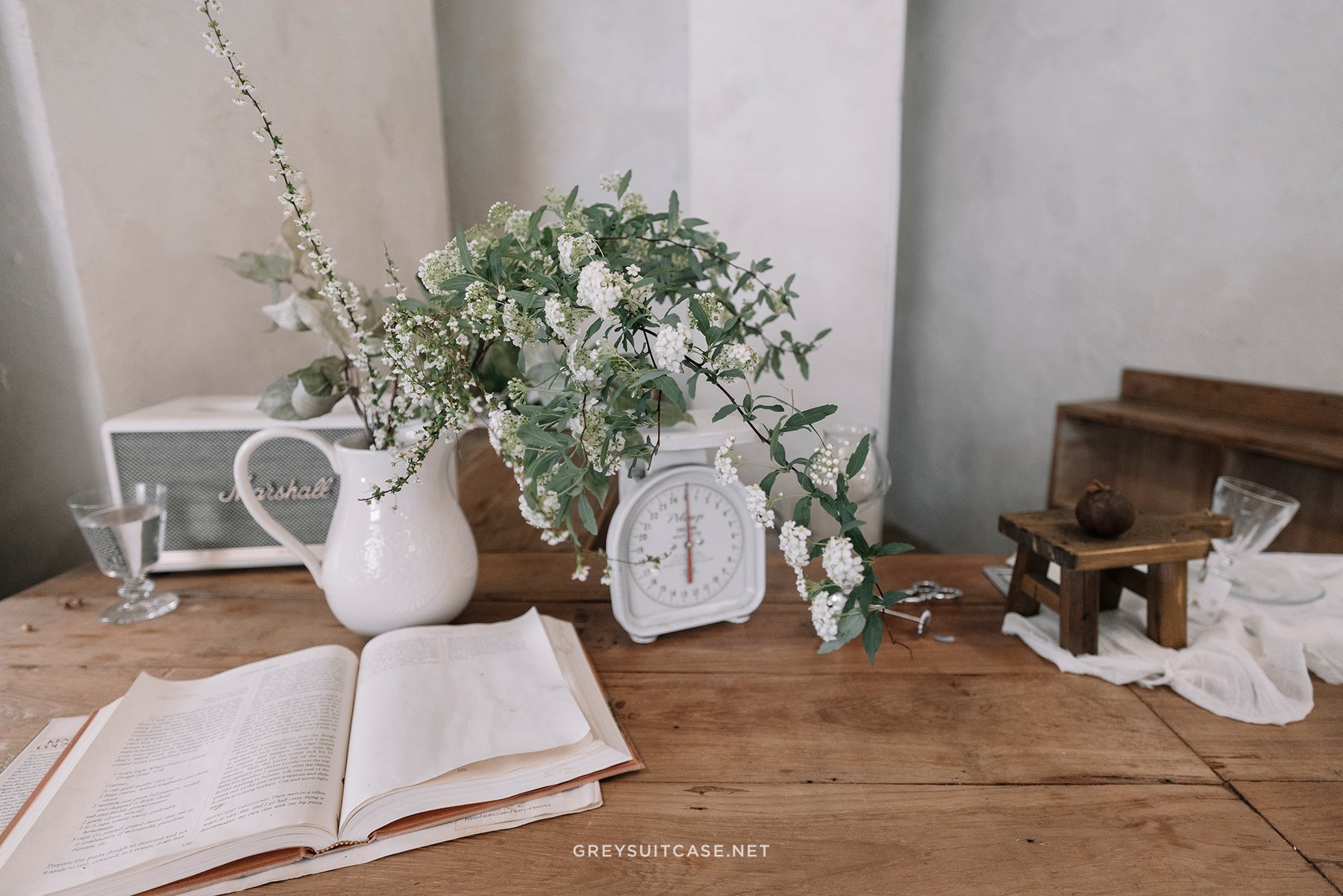 Brady's Coffee Bar • 브래디네 커피바 — Greysuitcase