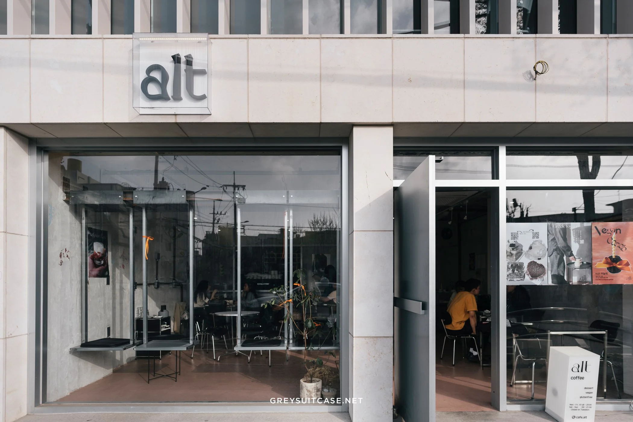 Blog — Greysuitcase