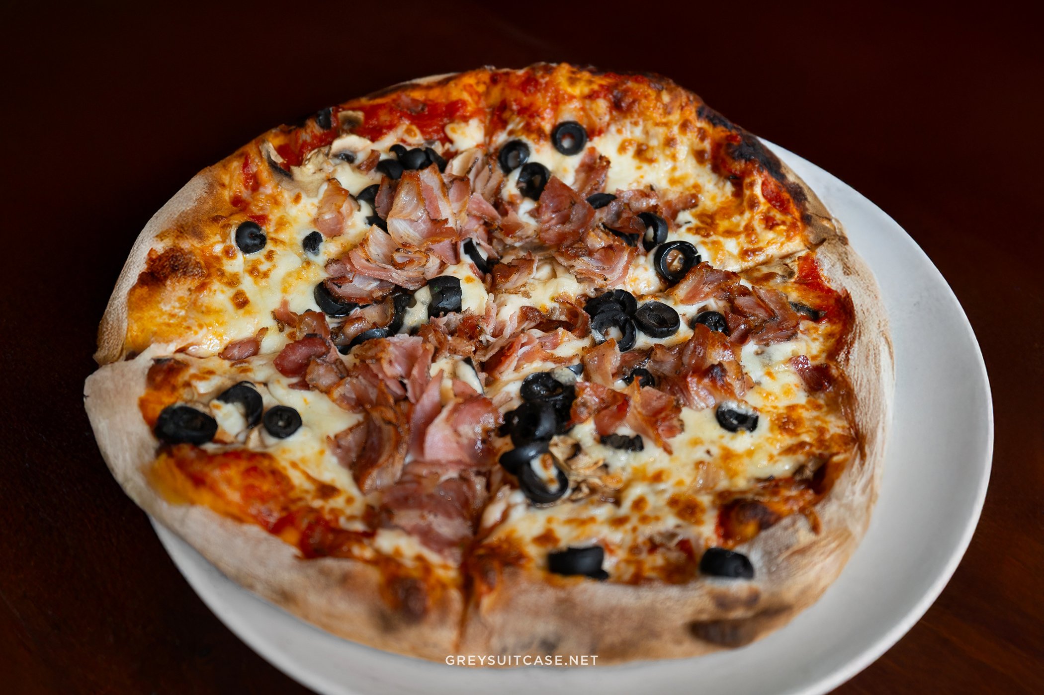 Pizza Il Focolaio — Greysuitcase