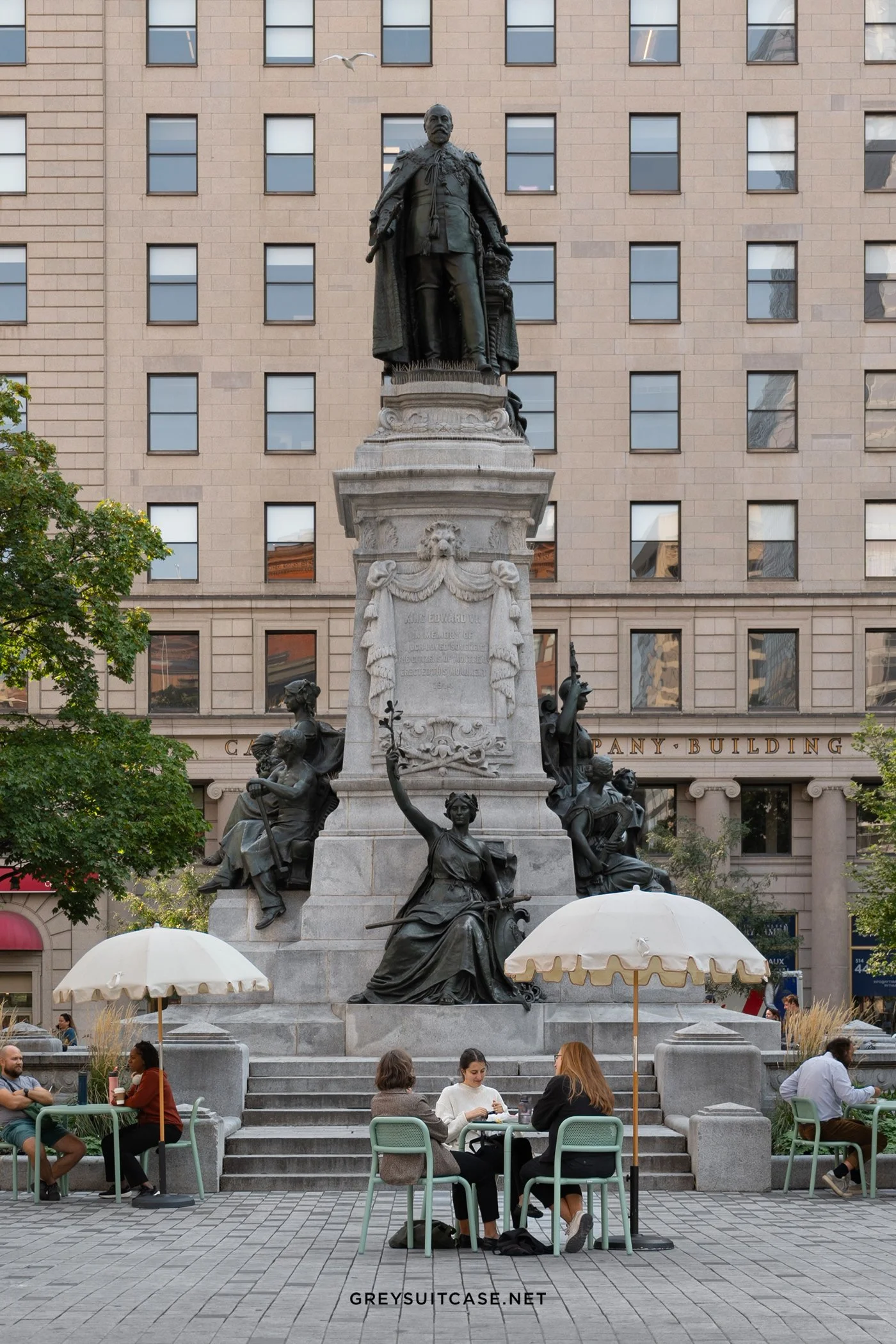 Phillips Square Montréal — Greysuitcase