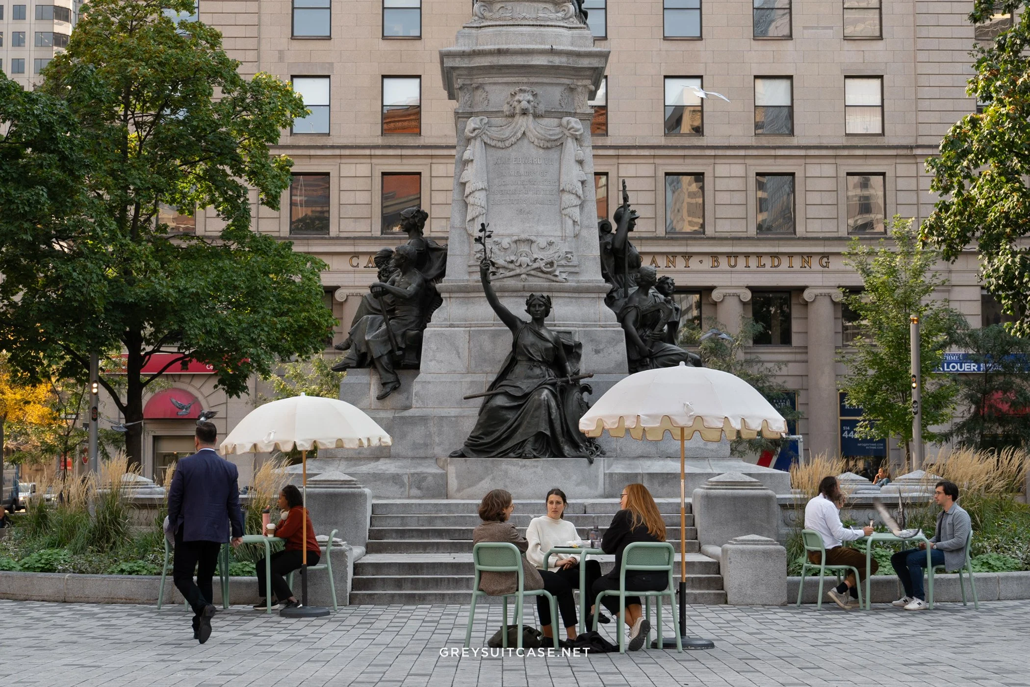Phillips Square Montréal — Greysuitcase