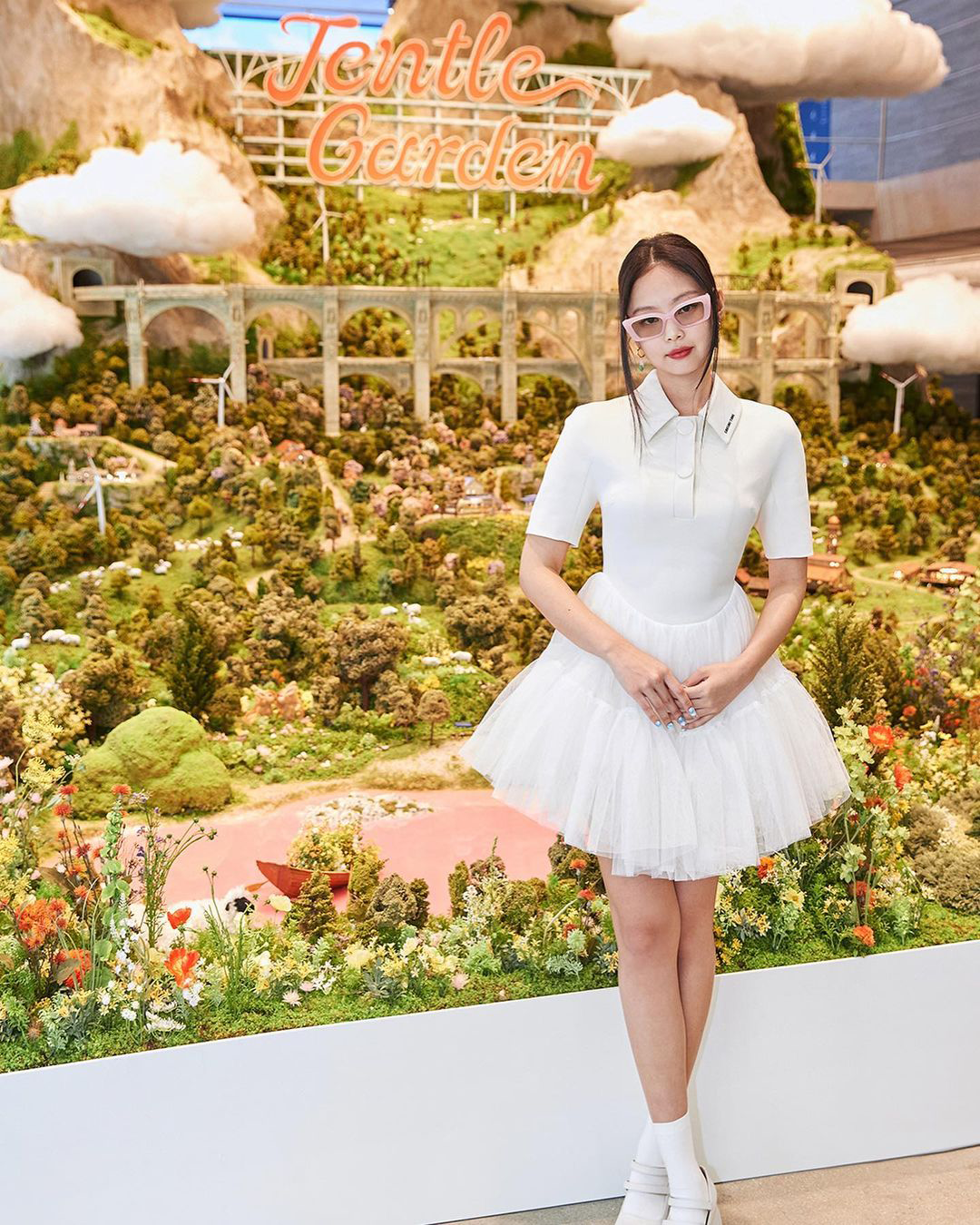 Jennie at Jentle Garden Pop-Up Store Seoul — Greysuitcase