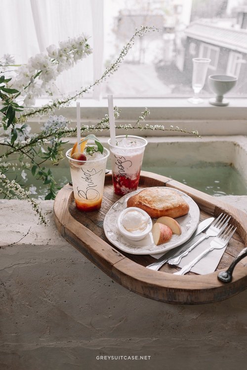 Brady's Coffee Bar • 브래디네 커피바 — Greysuitcase