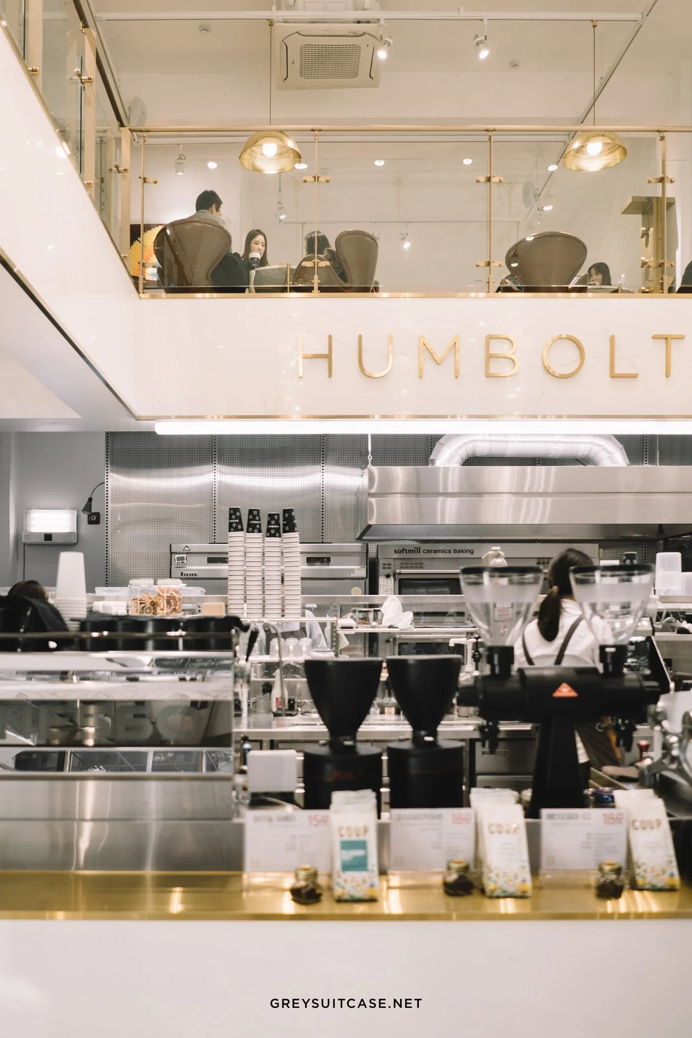 Humbolt • 훔볼트 — Greysuitcase