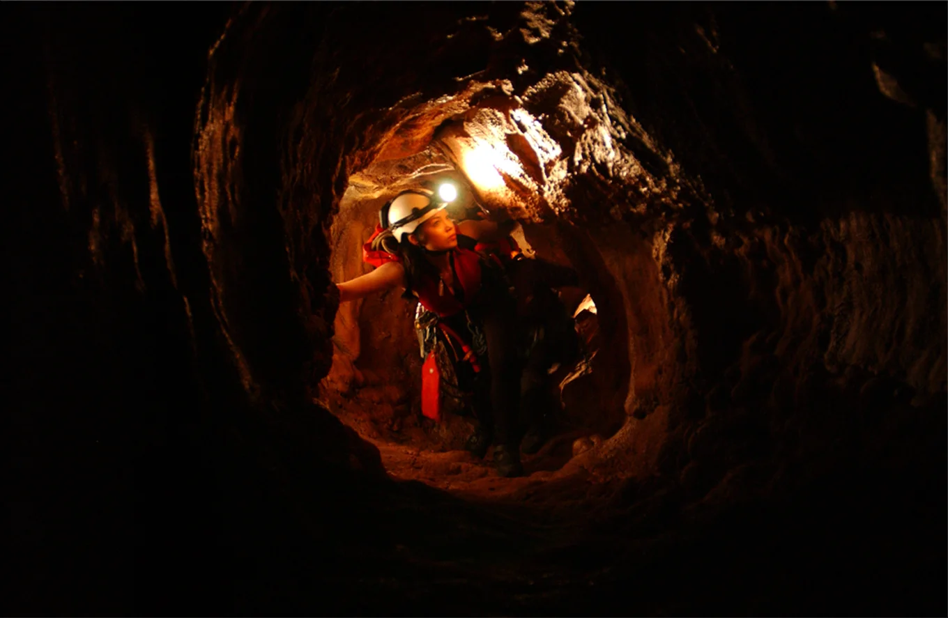 The Descent — Simon Bowles - Production Designer