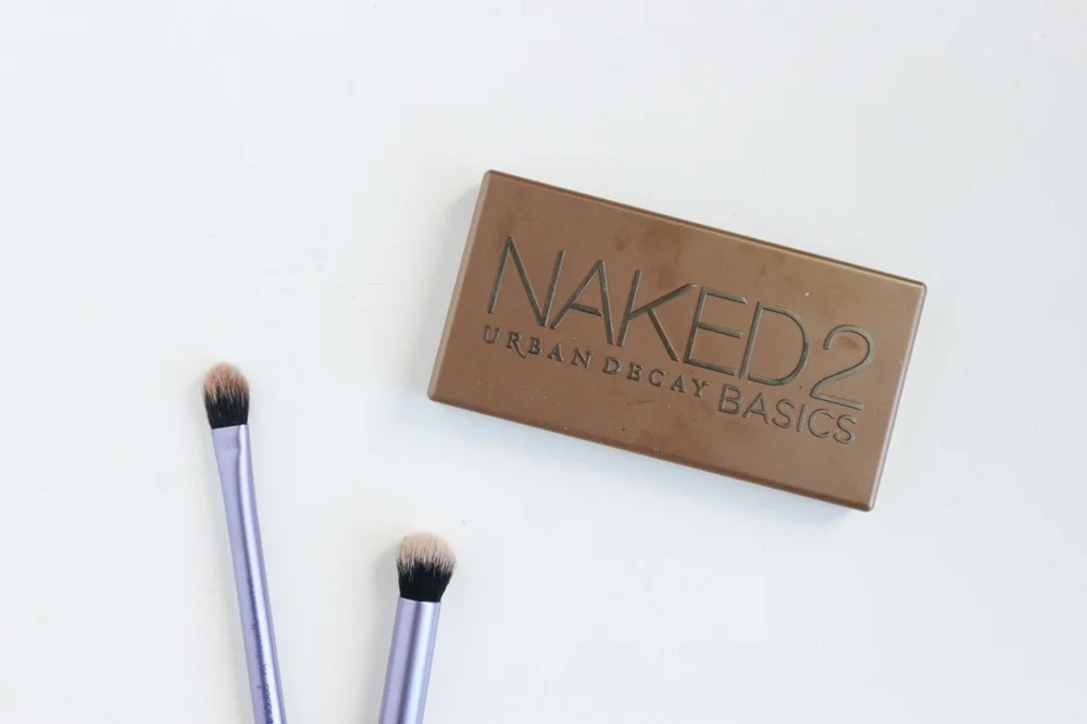 What to include in a commuter-friendly makeup kit — Project Vanity