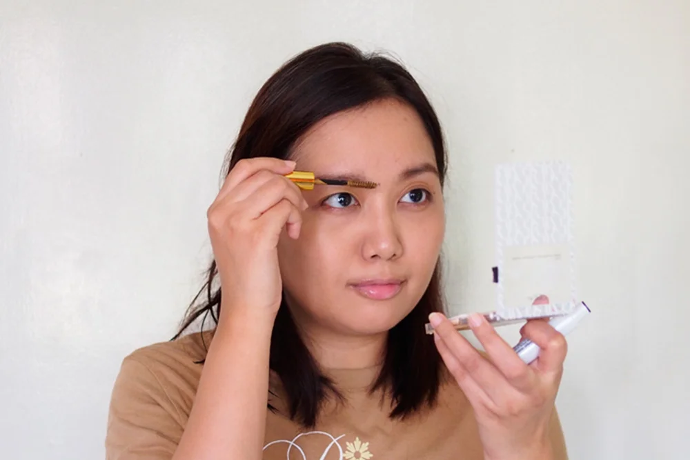 Tutorial: The low-maintenance, 10-minute beach glow makeup — Project Vanity