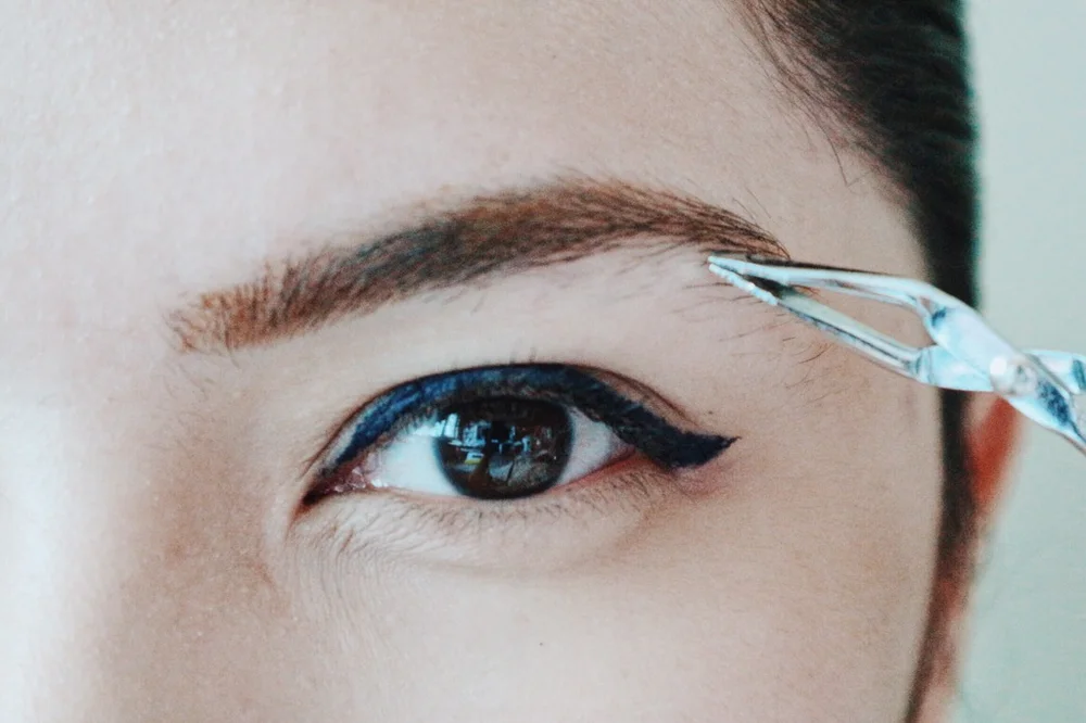 What to do and what NOT to do to achieve beautiful brows — Project Vanity