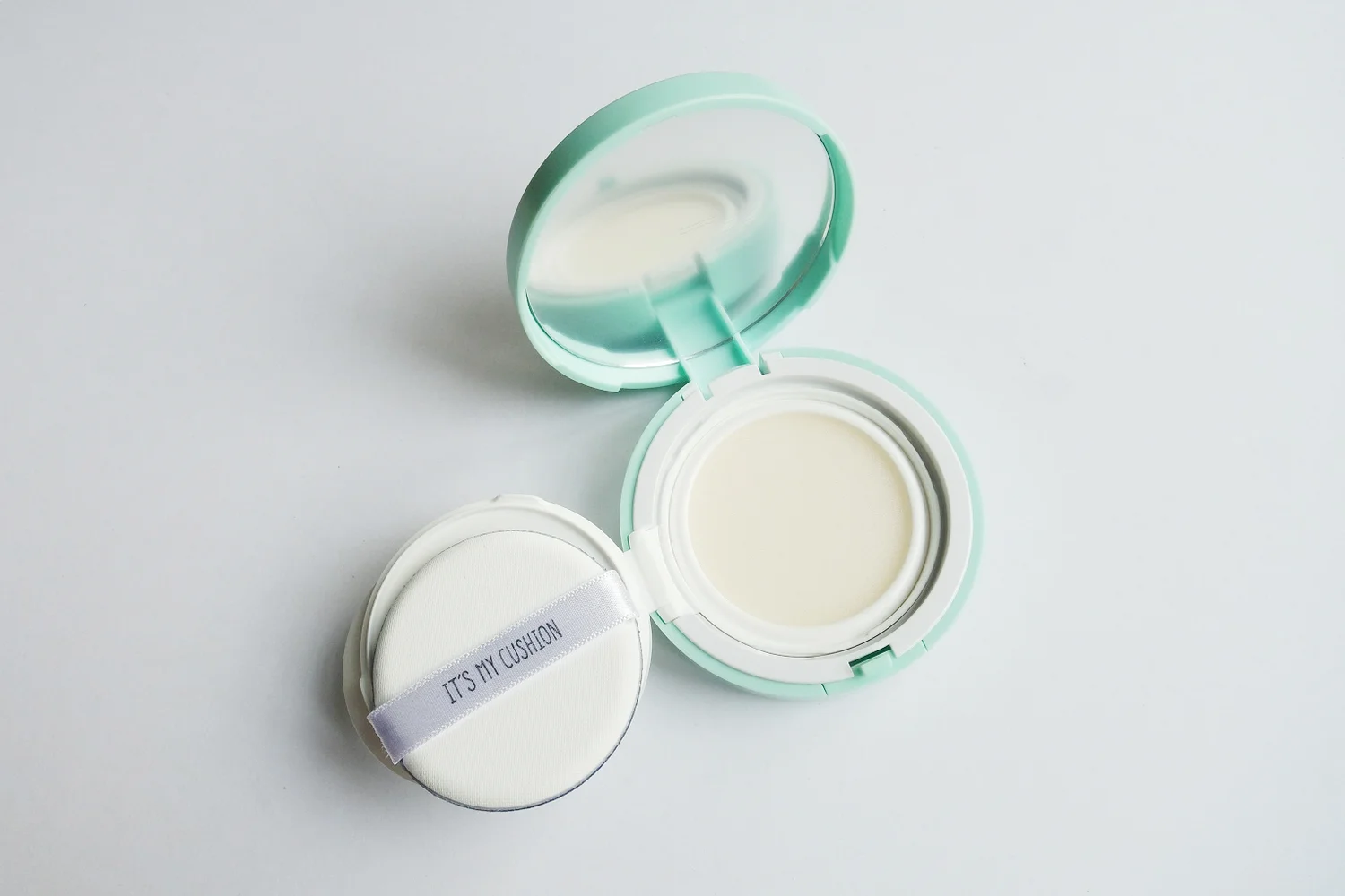 How to DIY your own cushion compact using products you already have ...