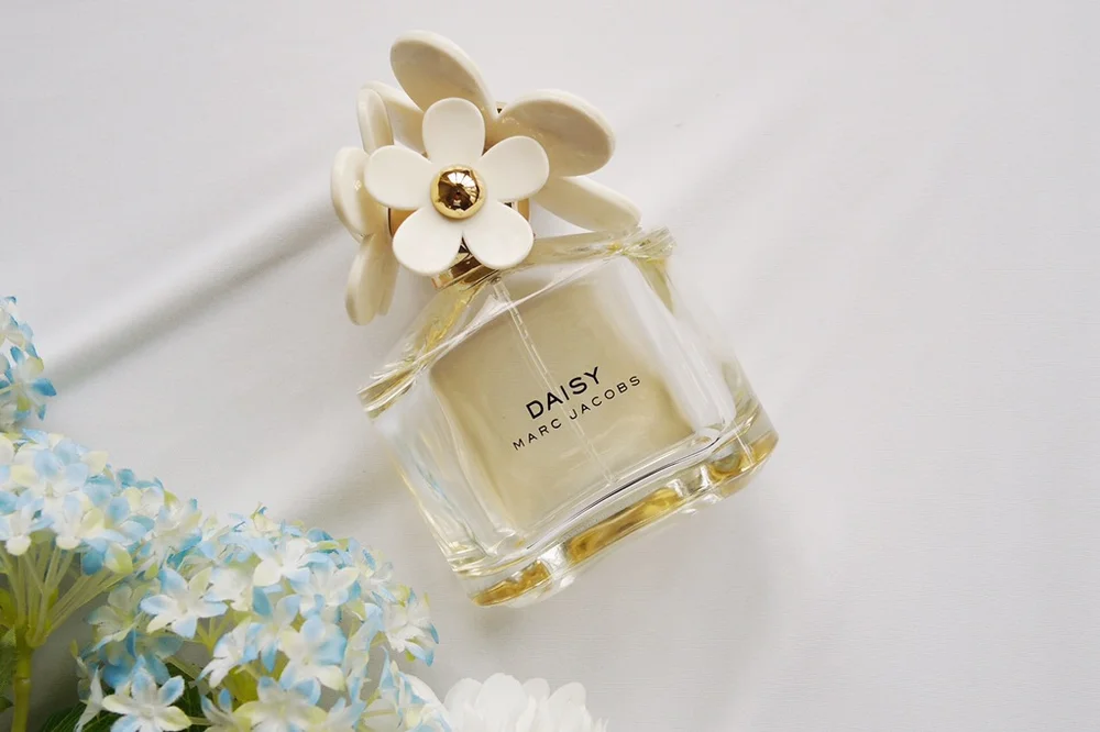 The 10 classic fragrances you can find in every perfume addict's closet ...