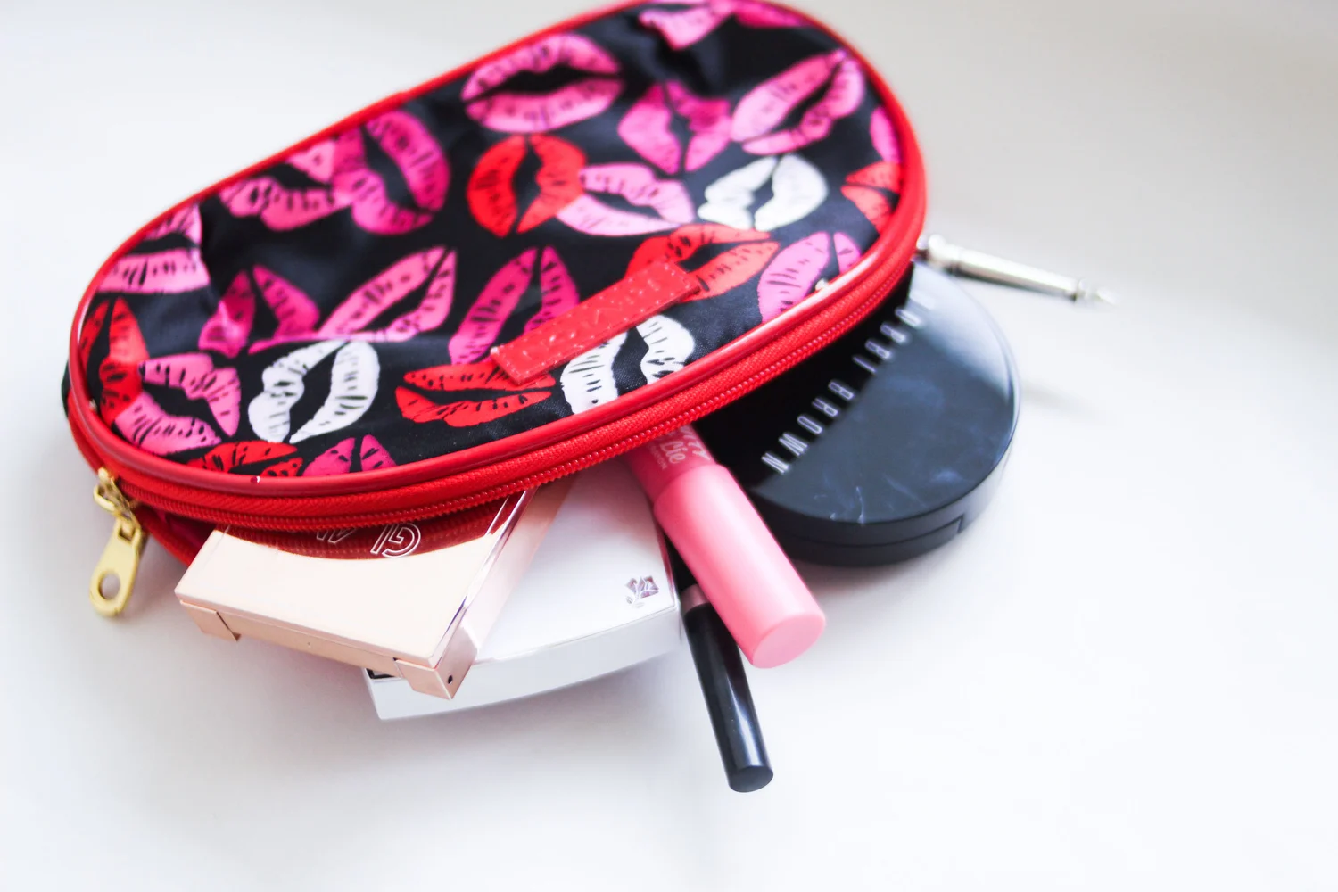 The "Face Uniform": What's in our dream six-piece capsule makeup kit ...