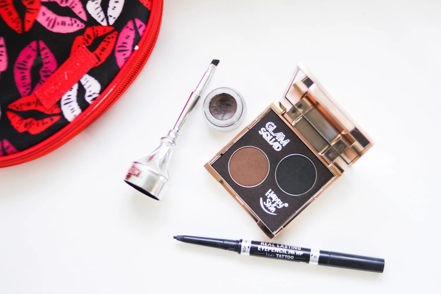 The "Face Uniform": What's in our dream six-piece capsule makeup kit ...