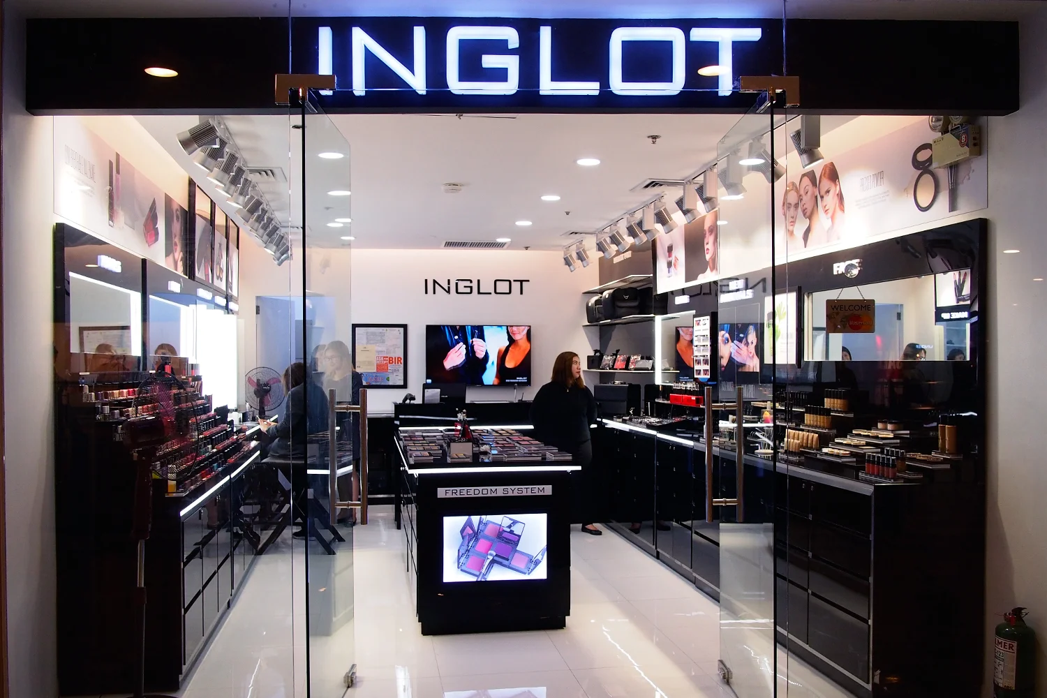 Swatches: The Inglot What A Spice Collection's new sultry shades ...