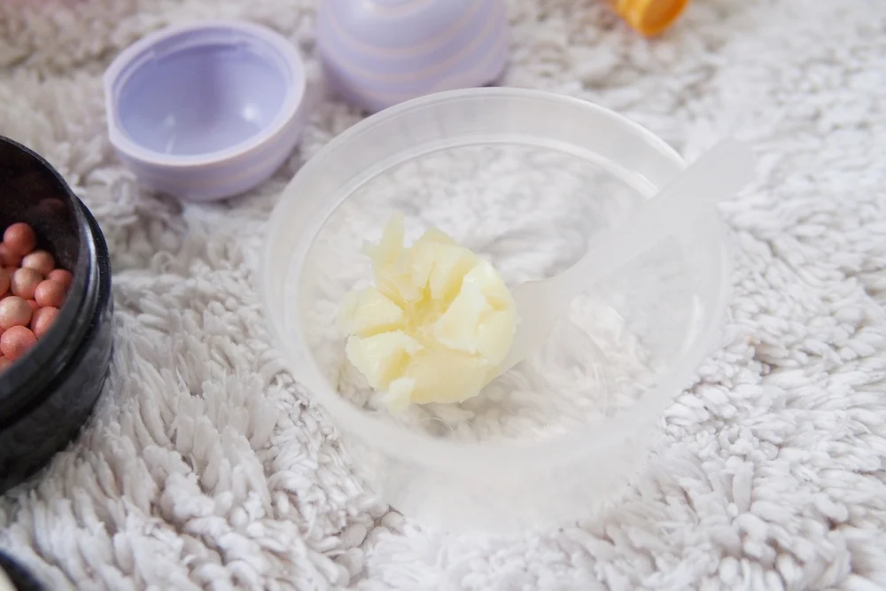 DIY Time: How to make your own cream concealer and highlighter ...